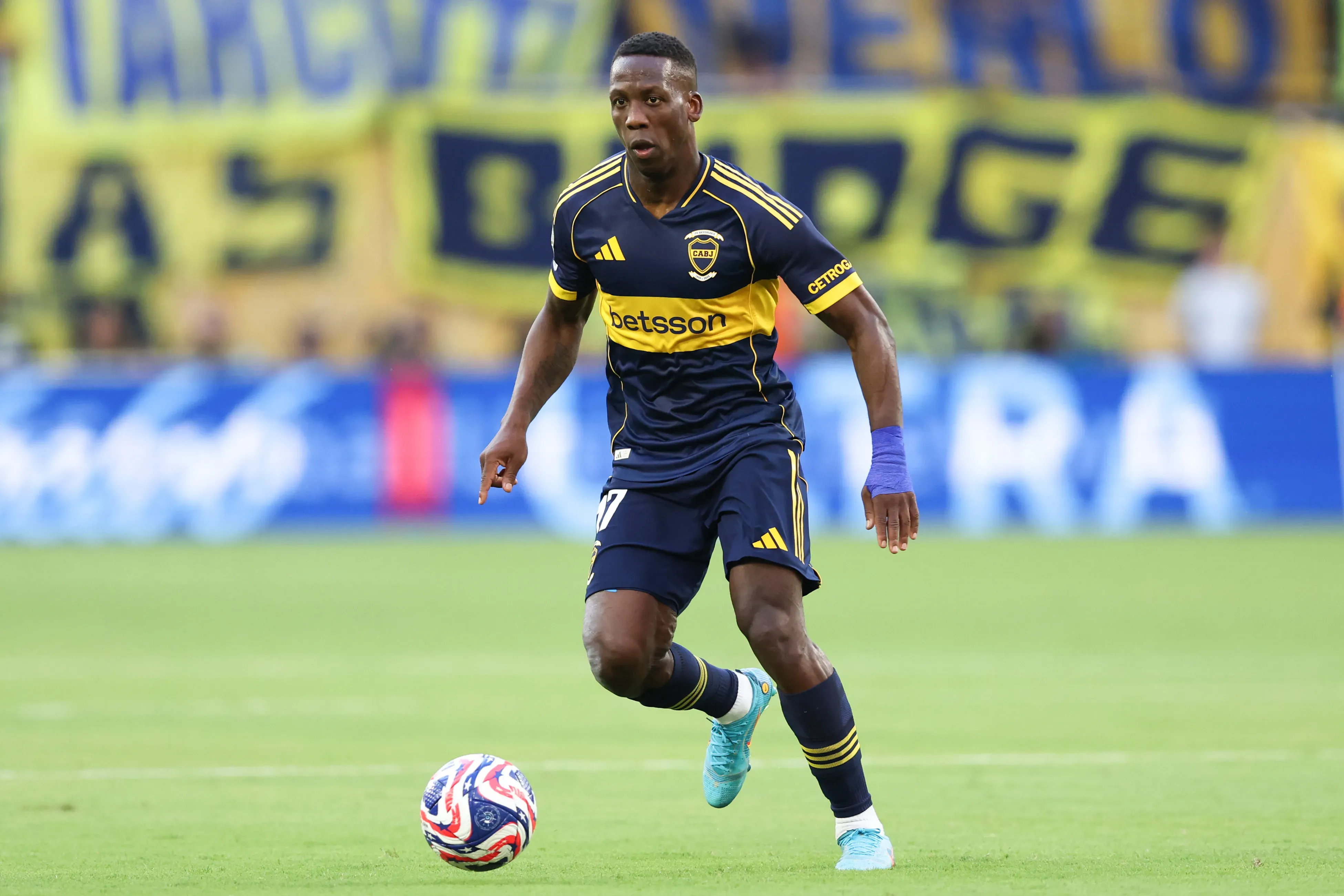 Lucas Blondel podría quedarse en Boca: el motivo para frenar su salida