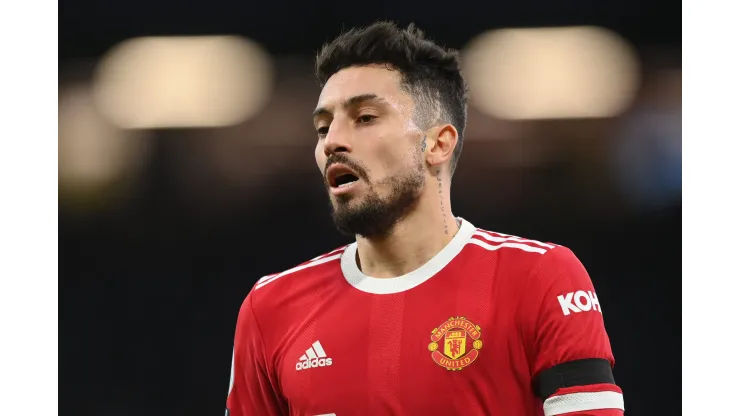 Alex Telles é aprovado para voltar ao Brasil e jogar em rival do Grêmio