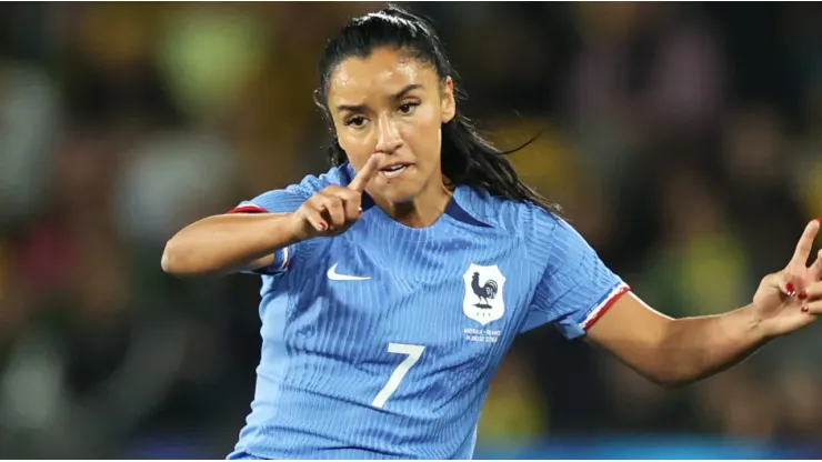 Sakina Karchaoui’s Profile: Age, Heights, Ethnicity, Partner, Salary ...