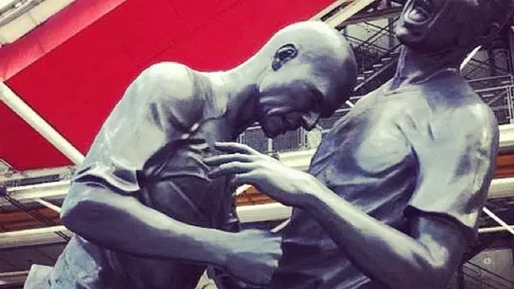 6 Statues Celebrate Most Infamous Moments in English Football [PHOTOS ...