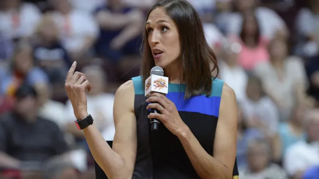 WNBA legend makes something clear about Indiana Fever star Caitlin ...