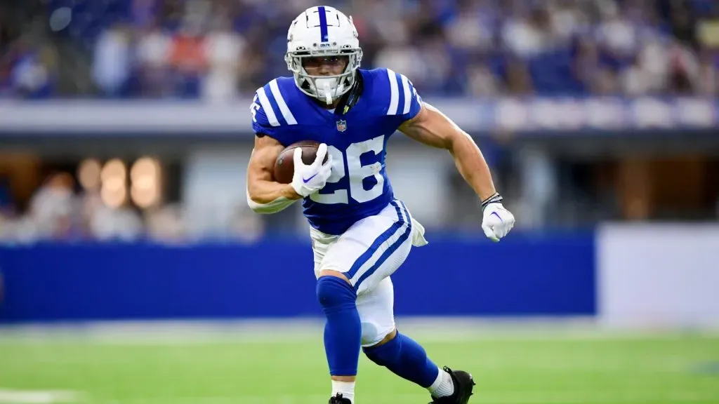 NFL News: Aaron Rodgers gets surprising take on his personality from a potential key weapon on ...