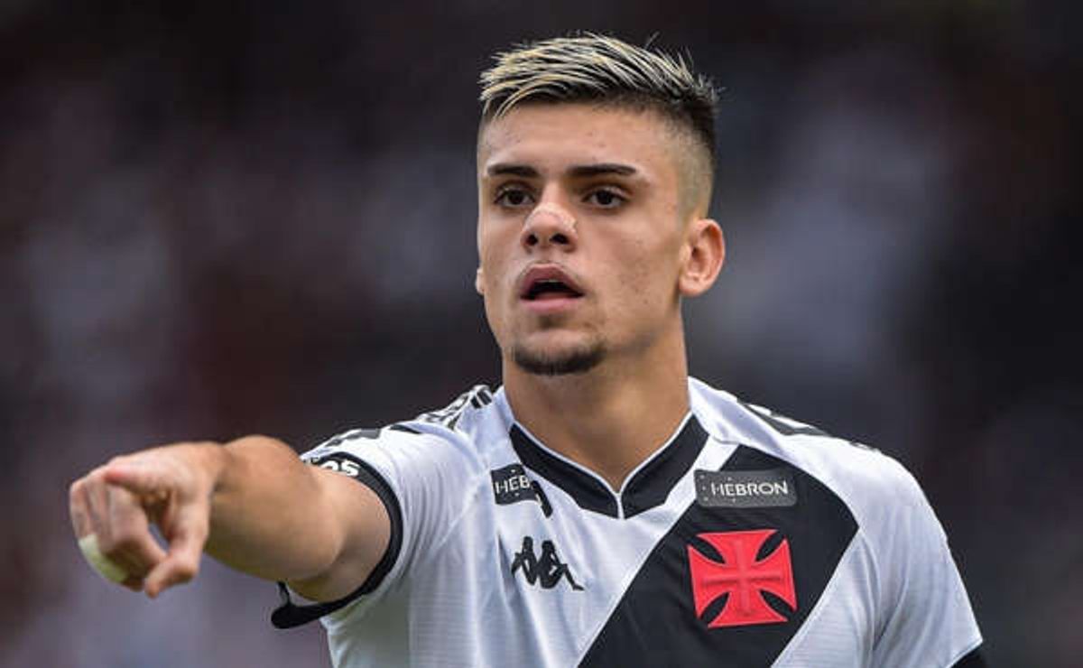 "Assustando a comissão do Gigante"; Gabriel Pec banca titularidade e R ...