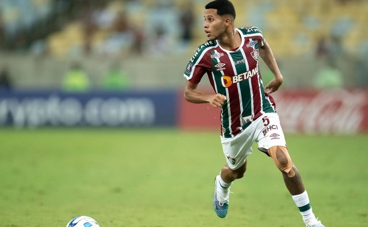 “Guerreiro da Rodada”; Alexsander cai nas graças da torcida do ...