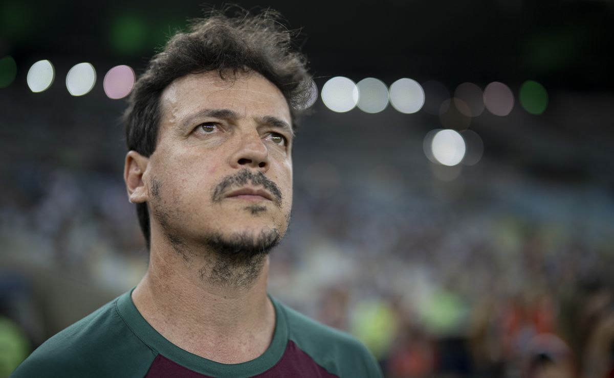 Dois jogadores brigam pela posição: Fernando Diniz testa mudanças no ...