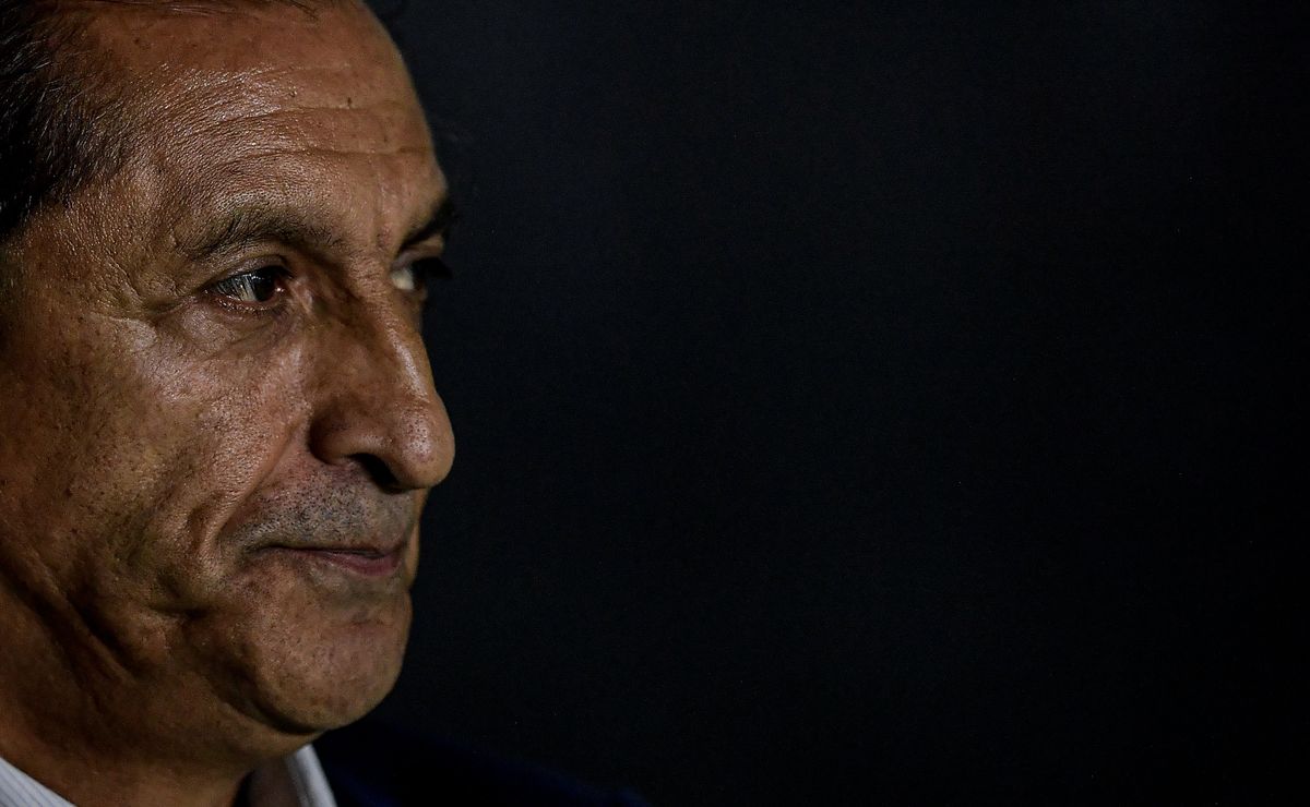 Quatro times entram na disputa por preterido de Ramón Díaz no Vasco