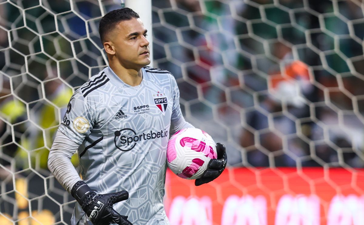 Rival da Liberta surpreende o São Paulo e pode contratar Felipe Alves