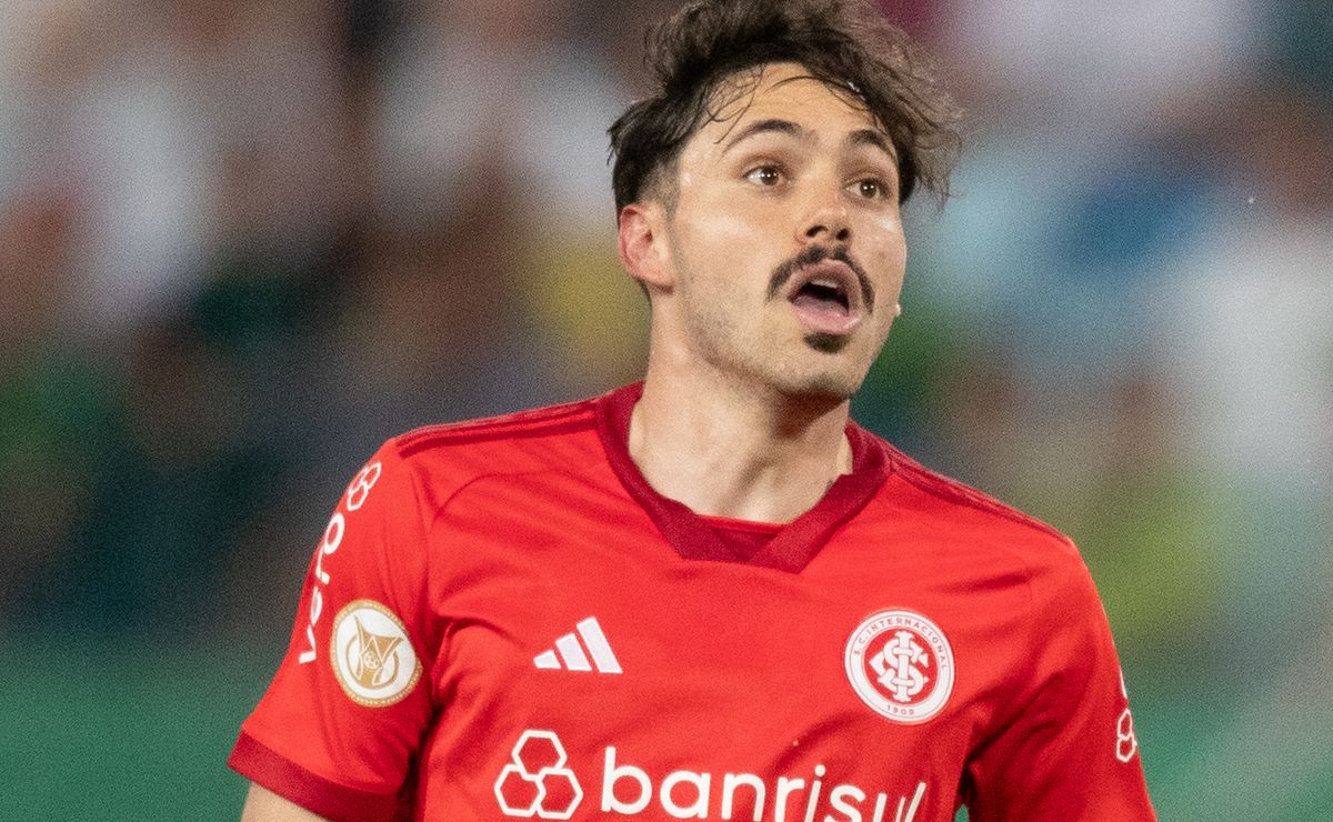 Maurício revela cobrança que tem recebido nos bastidores do Internacional