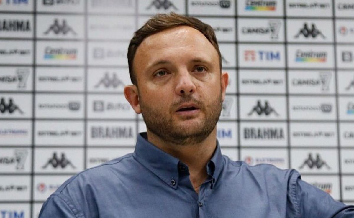 André Mazzuco é xingado por torcedores do Botafogo mesmo com vitória no Cariocão