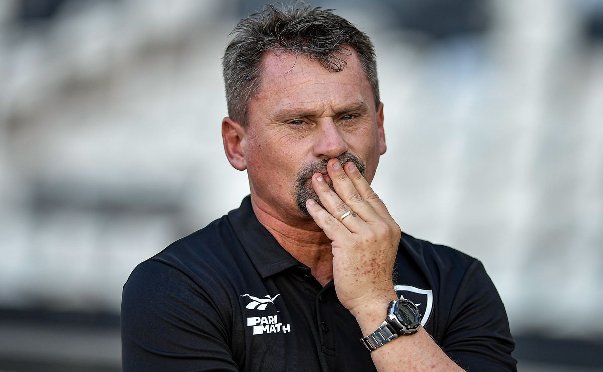 Fabio Matias indica defensor do Botafogo que deve pegar banco contra o ...