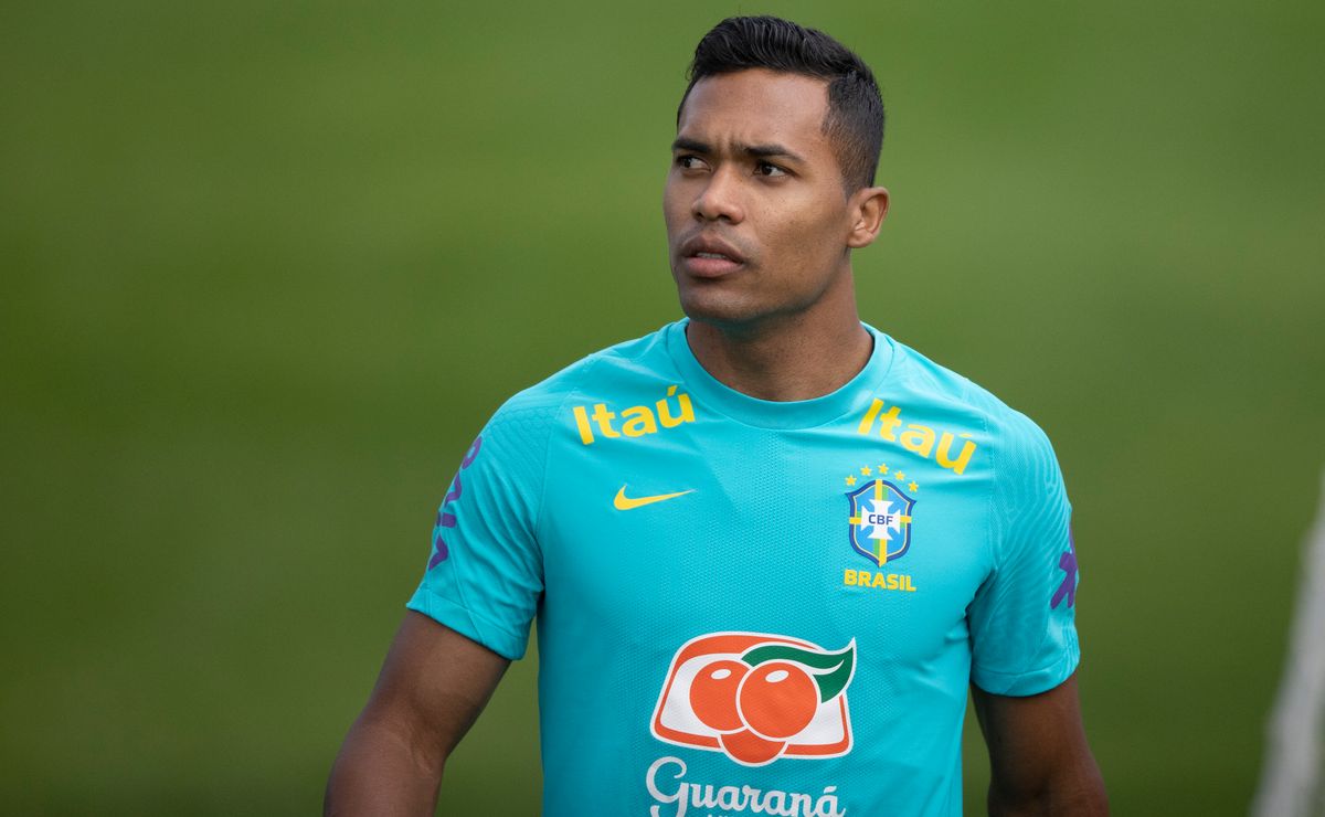 Alex Sandro planeja ficar na Europa e São Paulo não deve fechar contratação