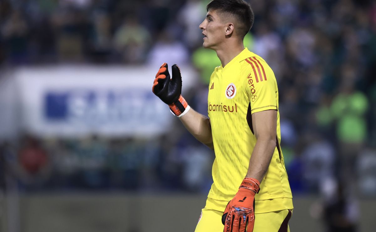Nova atualização sobre Rochet revela que goleiro deve retornar em breve