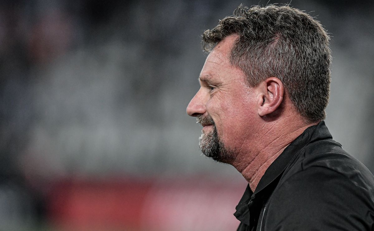 Fabio Matias surpreende com lista de relacionados do Botafogo na Taça Rio