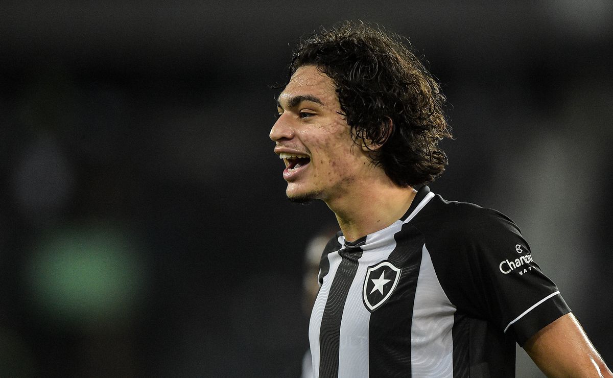 Matheus Nascimento, do Botafogo chama atenção de clubes europeus