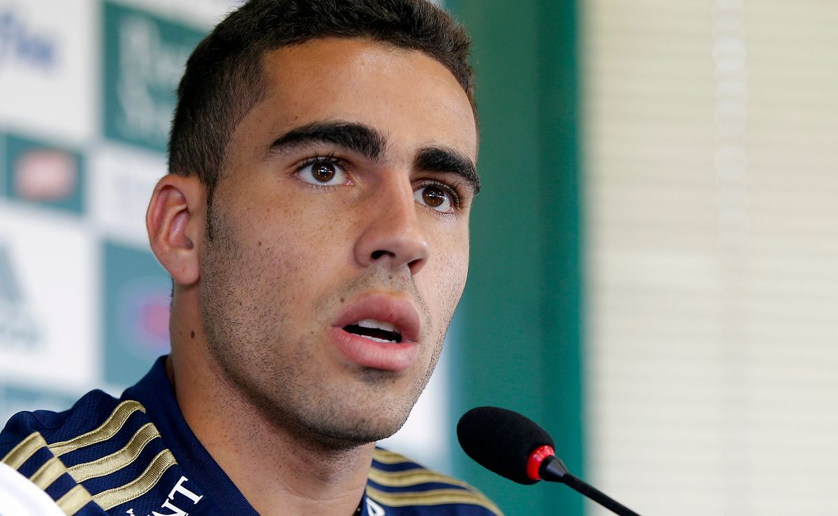 Athletico-PR encaminha contratação de Gabriel, do Internacional; afirma ...