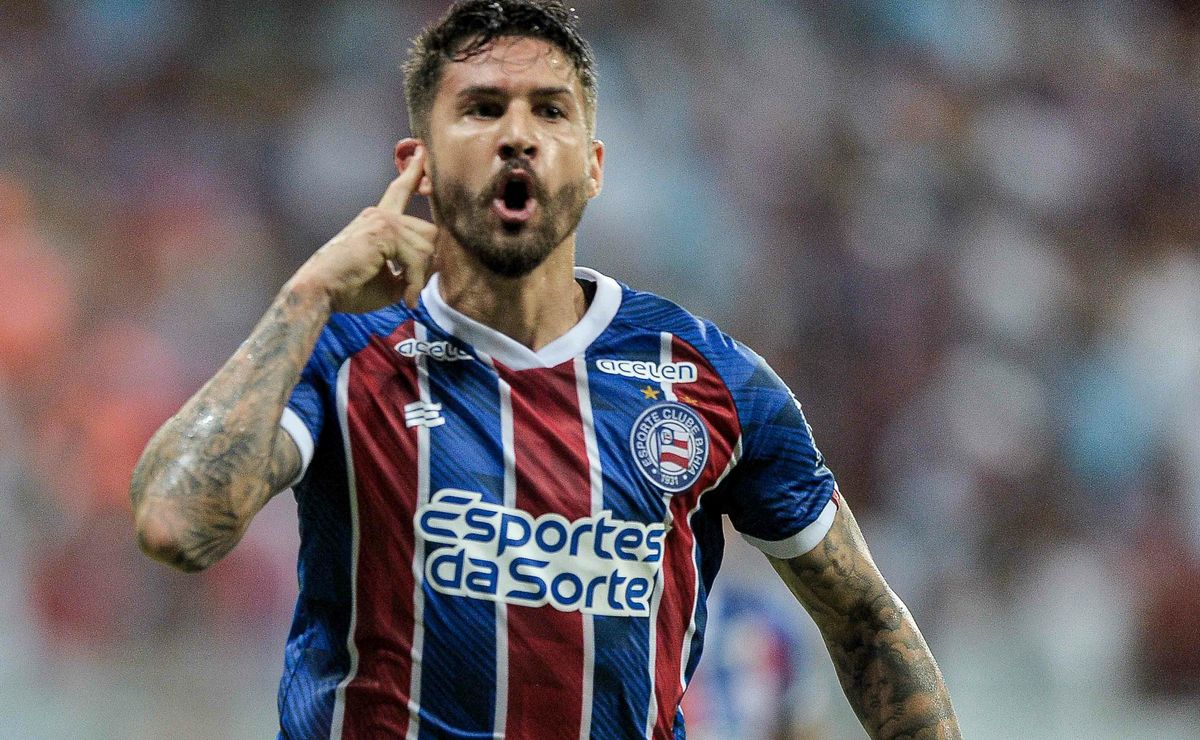 Everaldo diz que gosta de jogar contra Gre-Nal e rebate críticas sobre gols