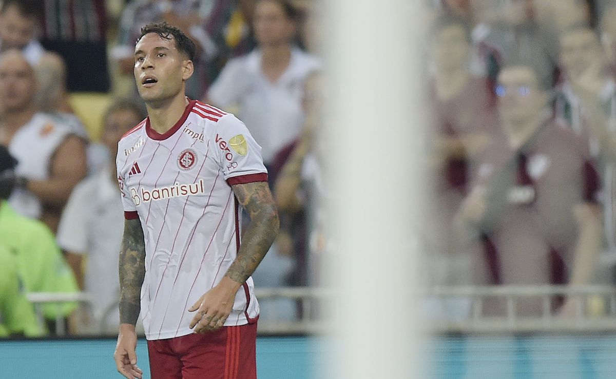 Com contrato próximo do fim, Inter definirá futuro de Hugo Mallo nos ...