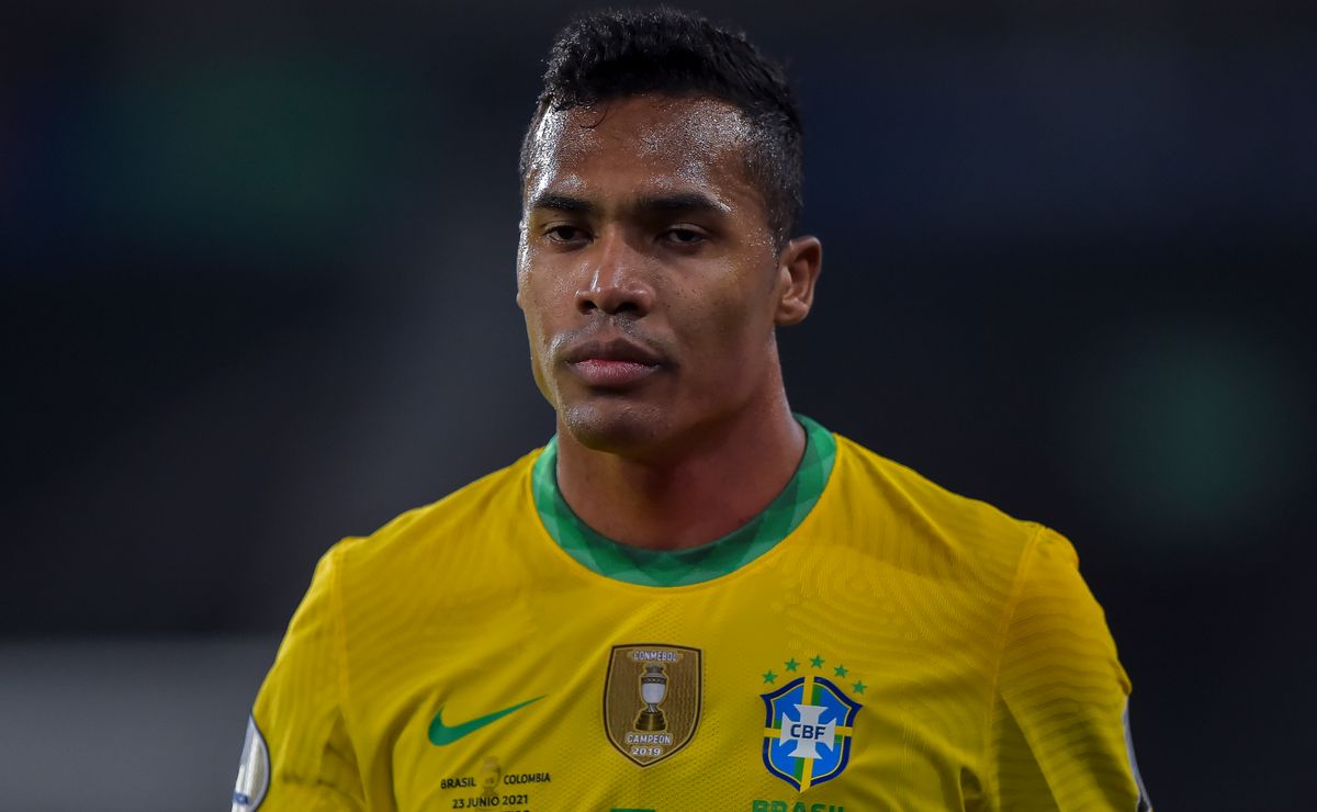 São Paulo tentará a contratação do lateral Alex Sandro para julho