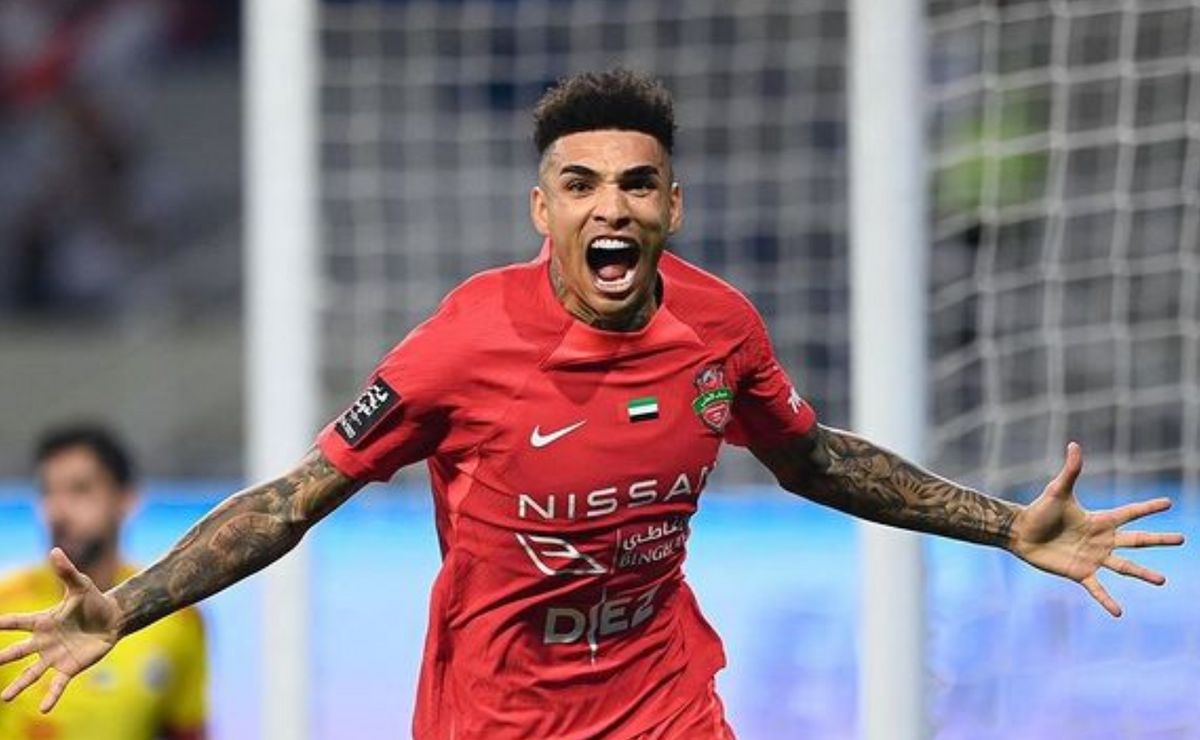 Igor Jesus chega ao Brasil e será apresentado pelo Botafogo