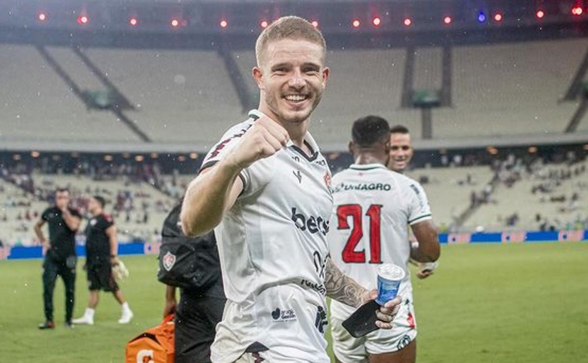 Léo Naldi ganha espaço no Vitória e acredita em primeiro triunfo