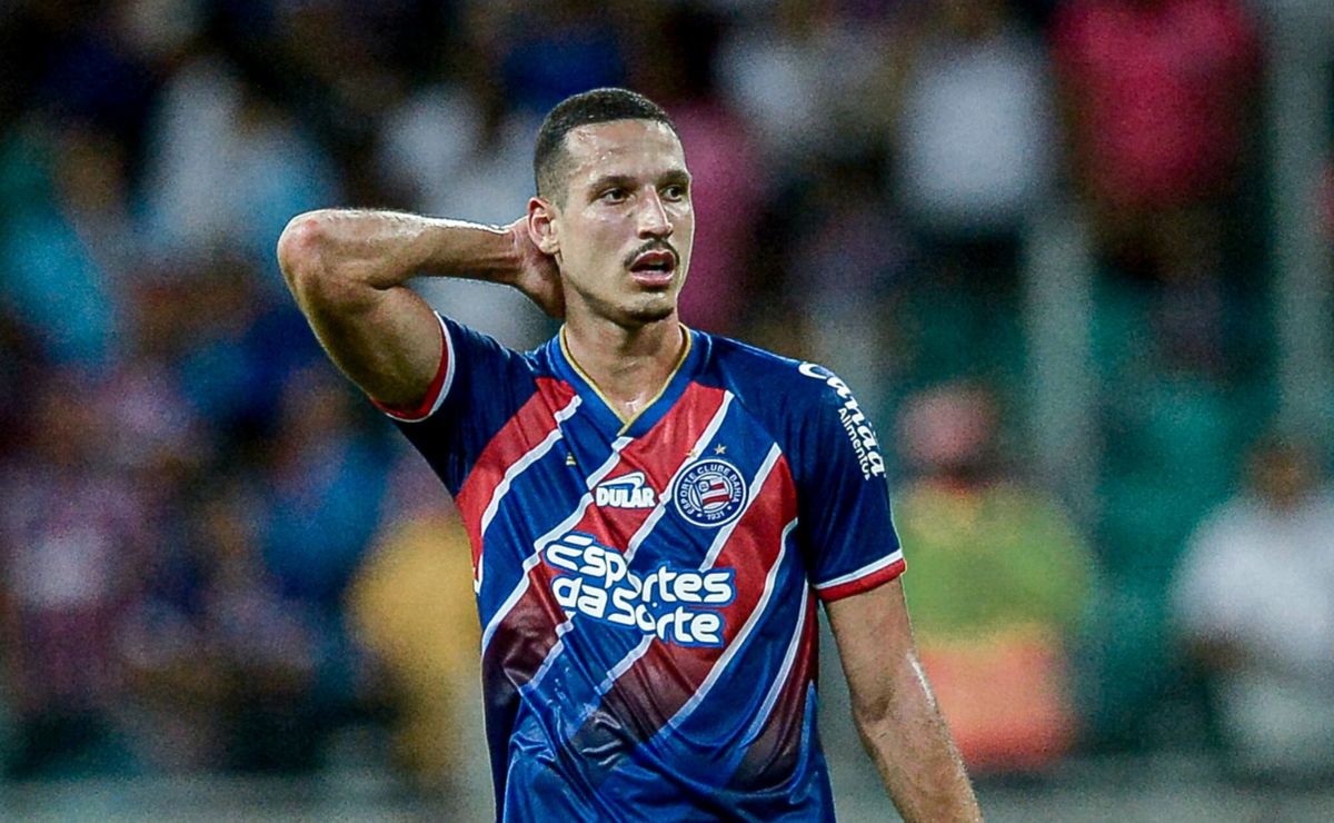 Gabriel Xavier faz planejamento e ‘auxilia’ elenco do Bahia