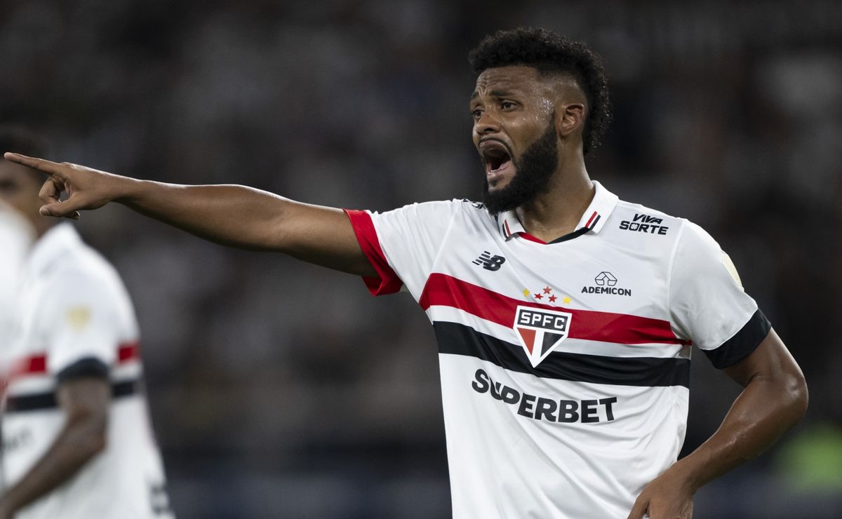 Sabino comemora boa fase no São Paulo e valoriza função extra