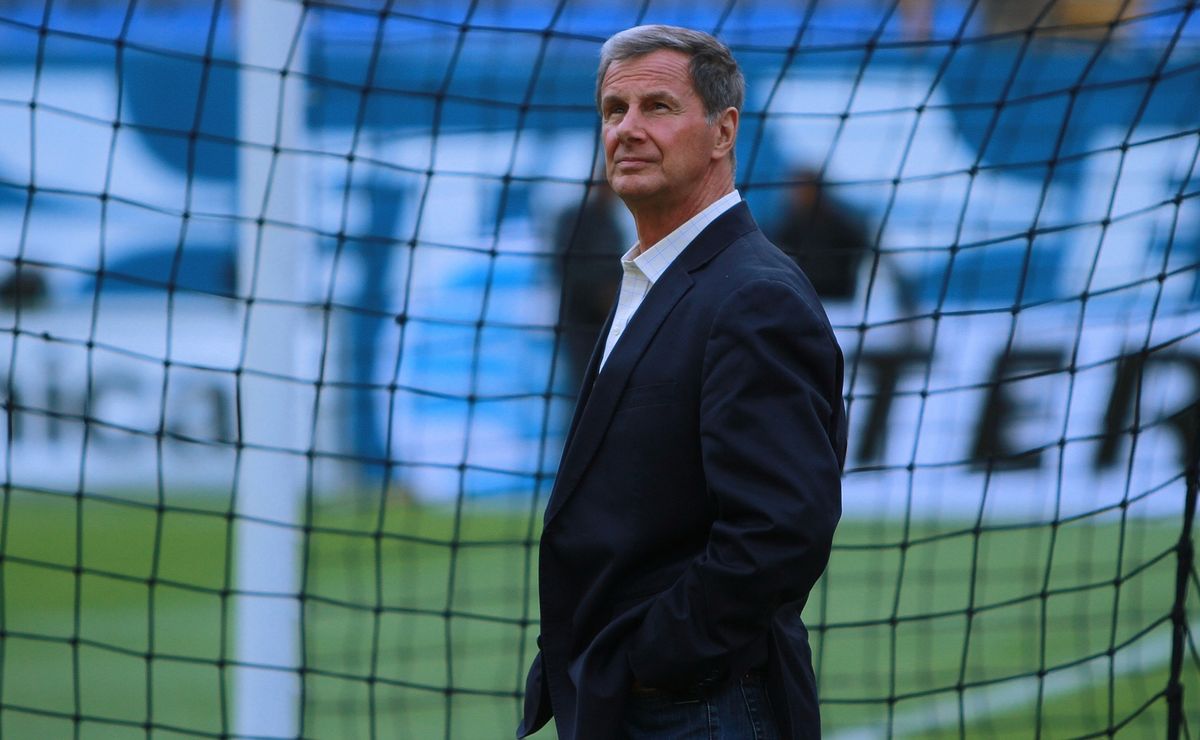 La emoción de Enrique Borja por el logro de Henry Martín como goleador ...