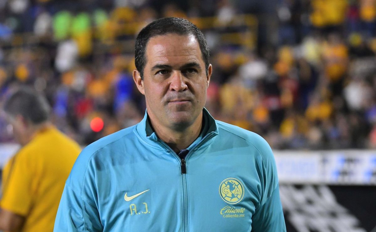 André Jardine señala al arbitraje como culpable de la derrota - Aguilas Monumental