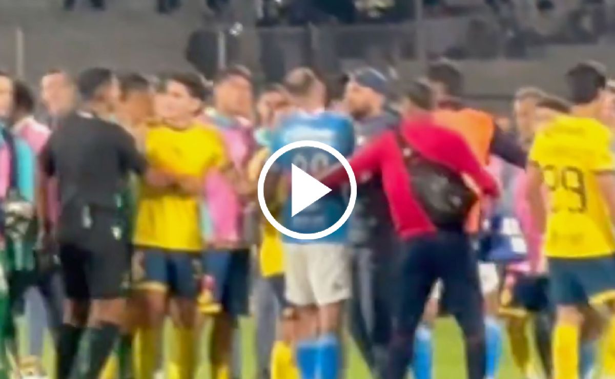 La pelea que no se vio al medio tiempo de América vs. Cruz Azul