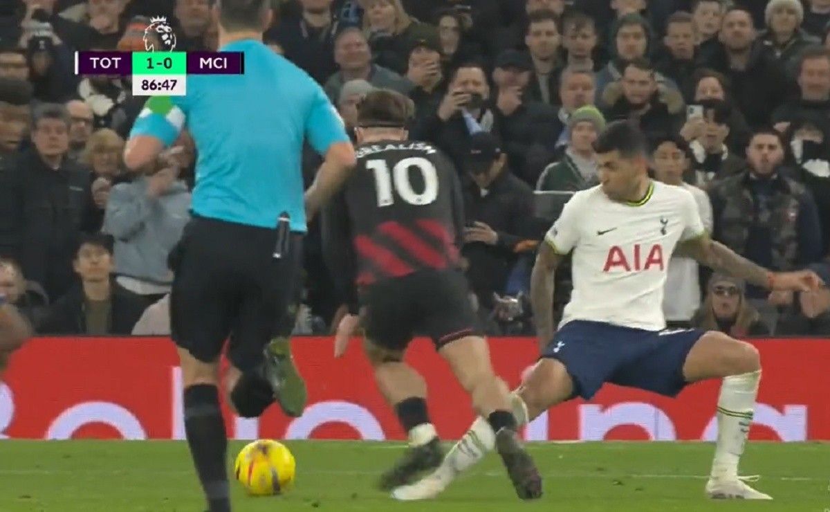 VIDEO | Cayó en la trampa: tras revolcar a Haaland, Cuti Romero fue ...