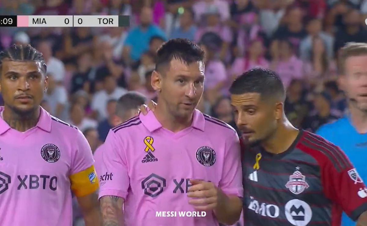 ¿Qué le dijo? El diálogo entre Messi e Insigne en la salida del ...