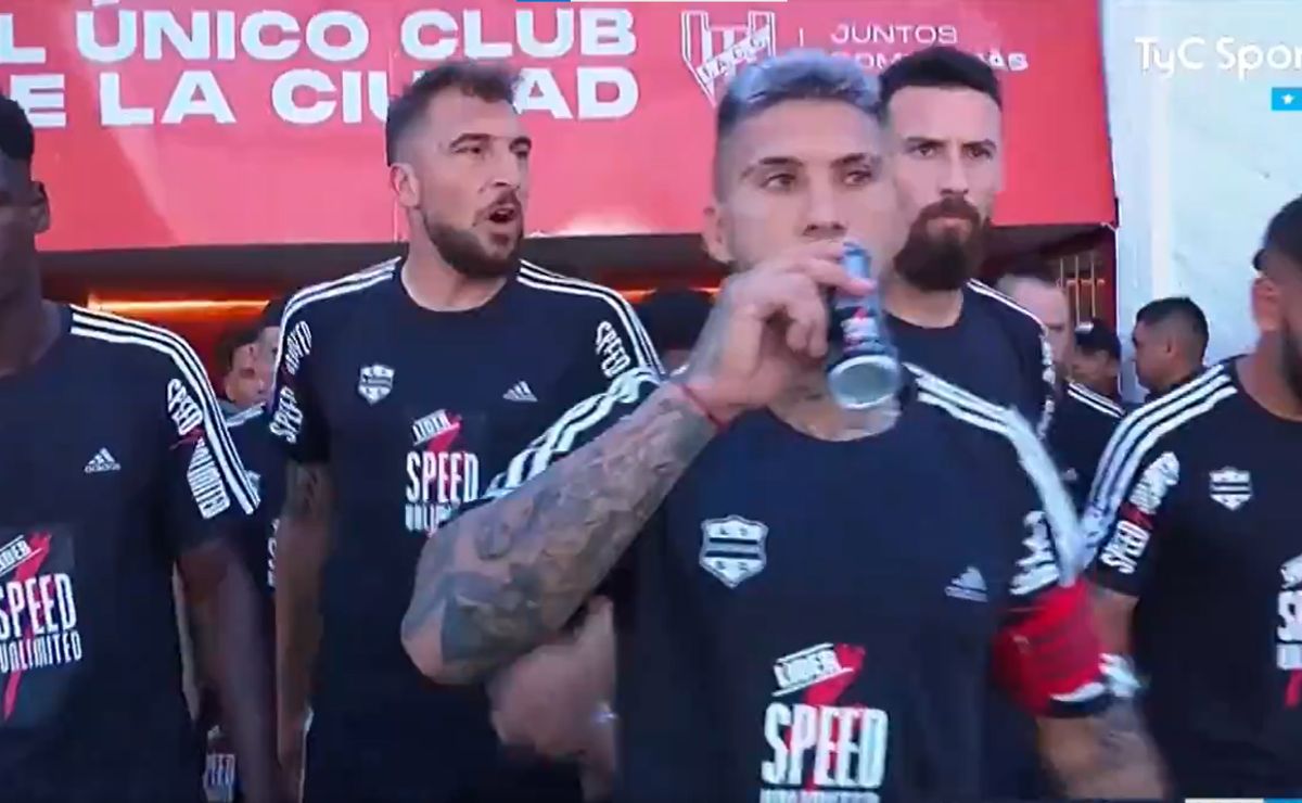 En manada y tomando Speed: la INSÓLITA salida de Riestra para jugar ...