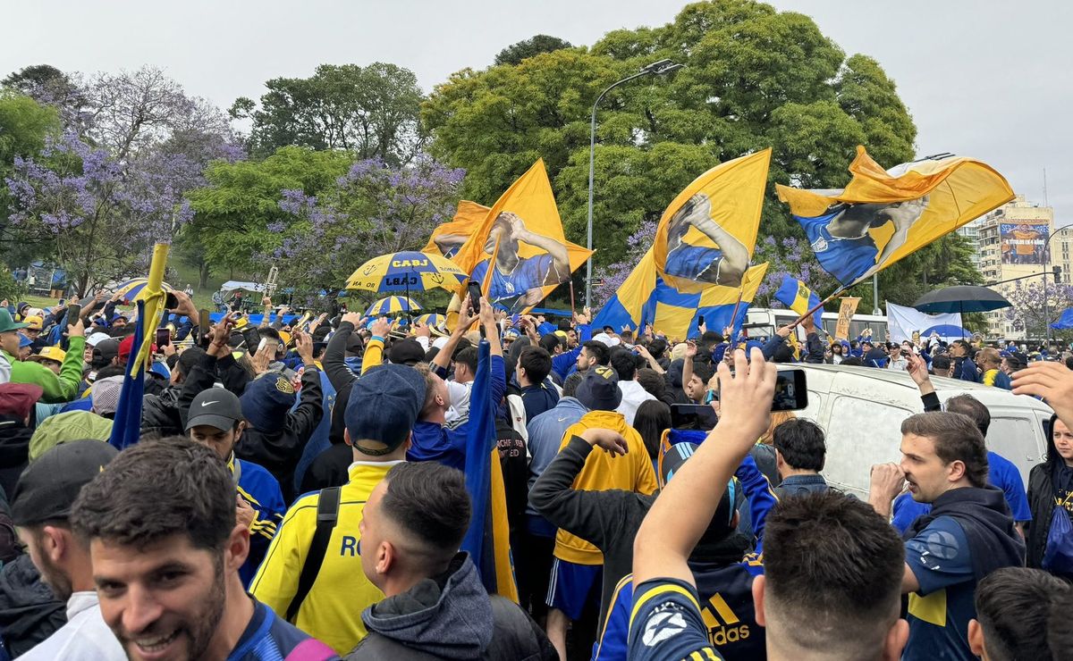 Las mejores imágenes del banderazo de Boca con Riquelme - Bolavip Argentina