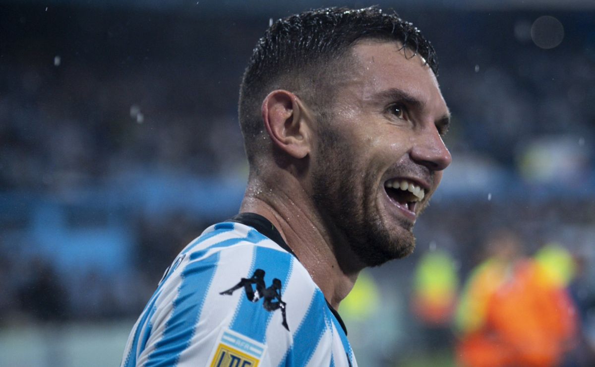 Nadie Lo Sabía Adrián Maravilla Martínez El Goleador De Racing Que
