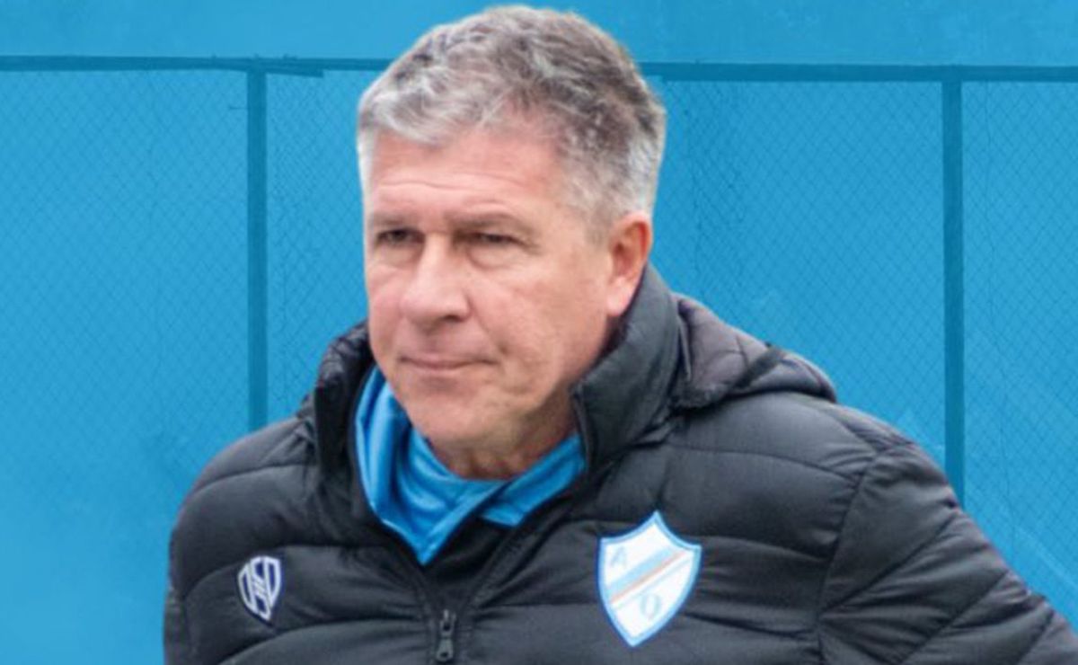 Salió campeón en Independiente, jugó en 20 equipos y ahora entrena a un ...