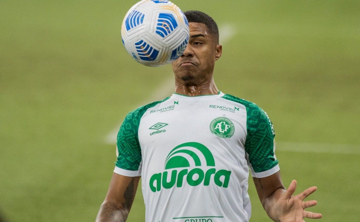 Guarani anuncia contratação do zagueiro Derlan para temporada 2022 ...