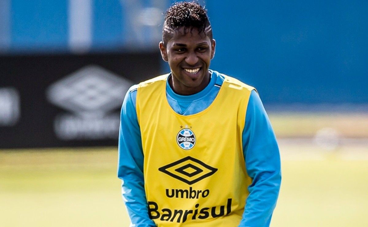 "Maior que todo elenco..."; Bolaños volta à América do Sul e salário ...