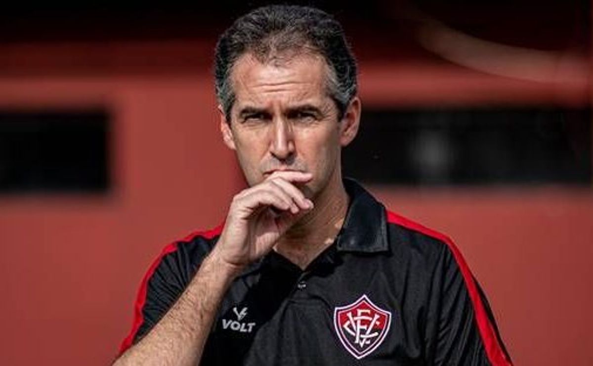 Léo Condé projeta mudanças na estrutura do Vitória e pode abandonar o ...