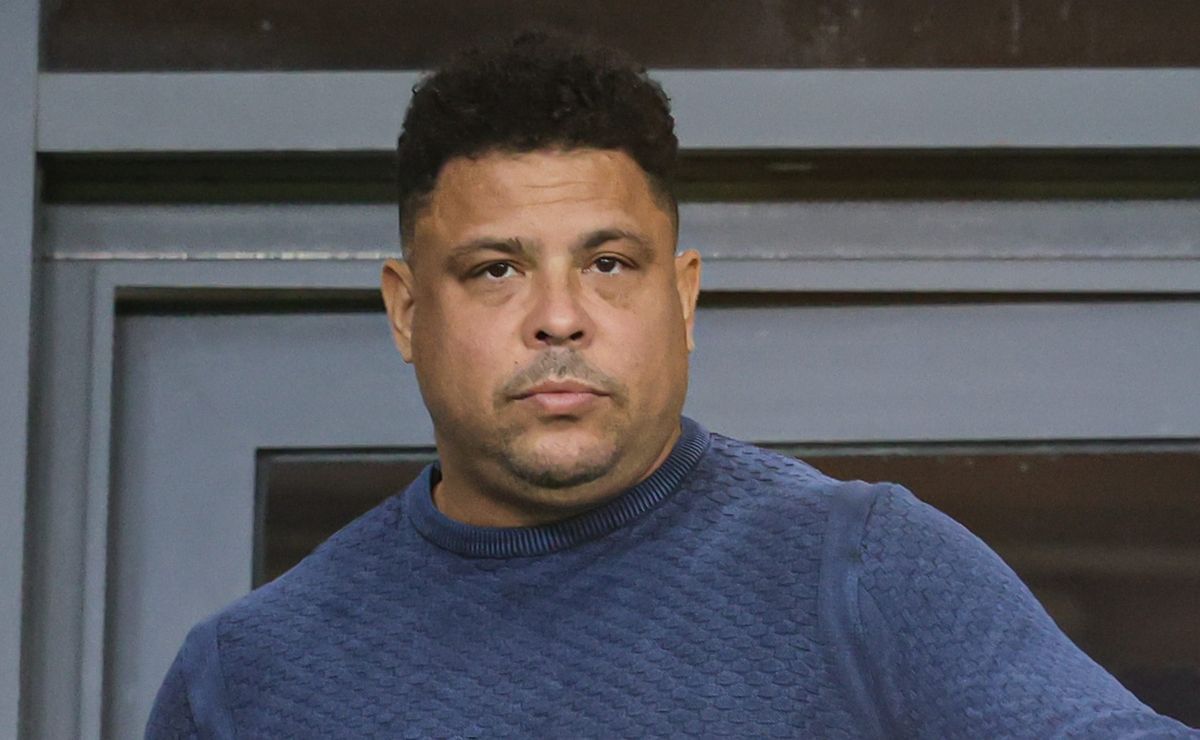 Alexandre Mattos revela 'blefe' de Ronaldo em negociação do Athletico-PR