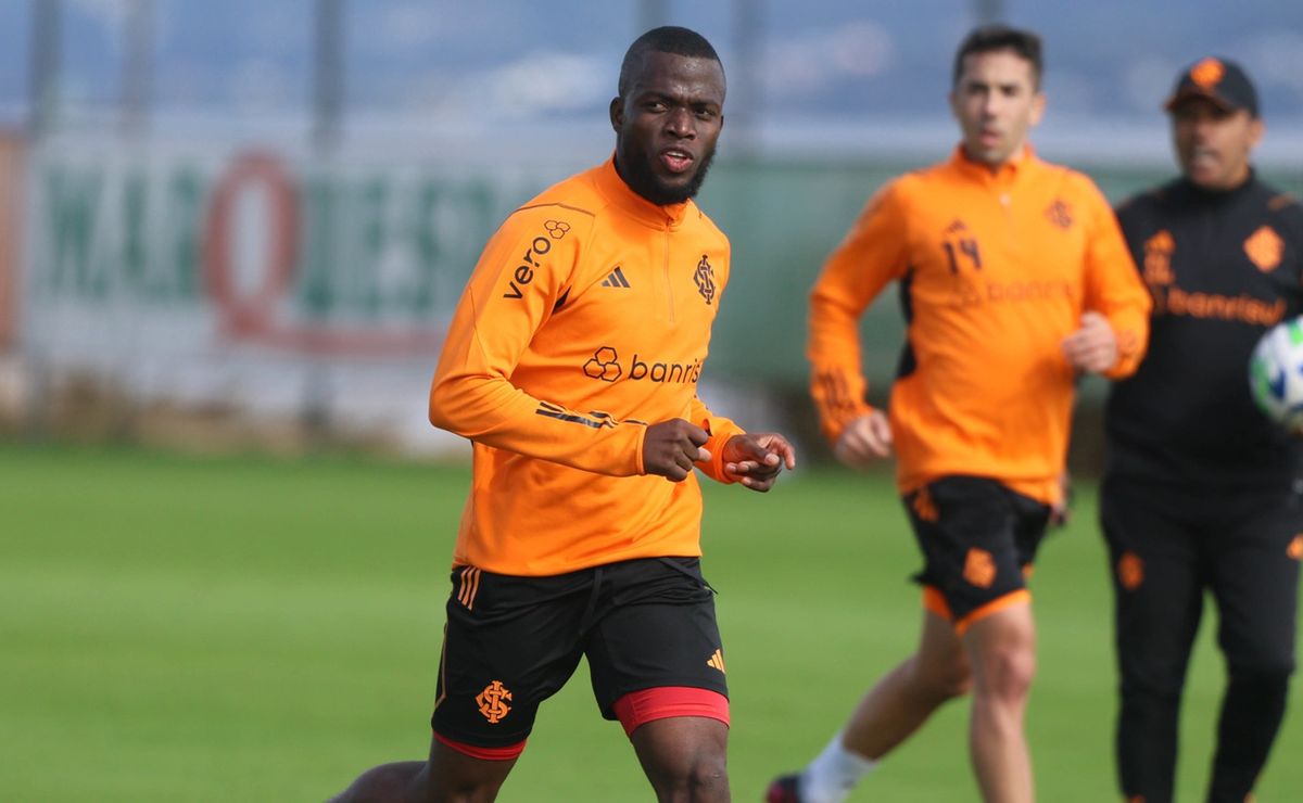 Enner Valencia não esconde o jogo e revela que prefere ser utilizado de ...
