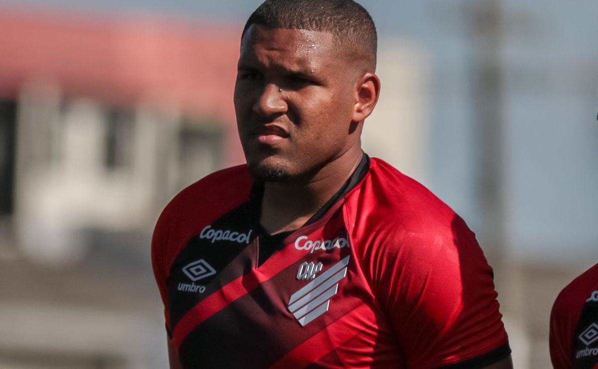 Com pressa, Botafogo define futuro de Matheus Felipe