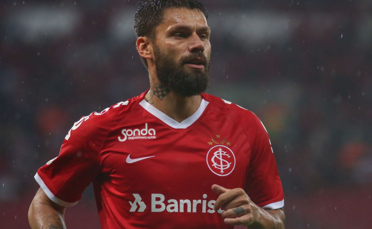 Ele meteu essa mesmo, está registado: Declaração EMOCIONANTE de Rafael ...