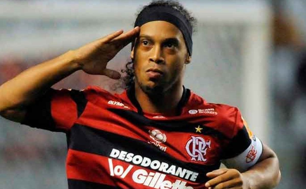 Inesquecível no bonde do Mengão sem freio: Ronaldinho Gaúcho manda ...