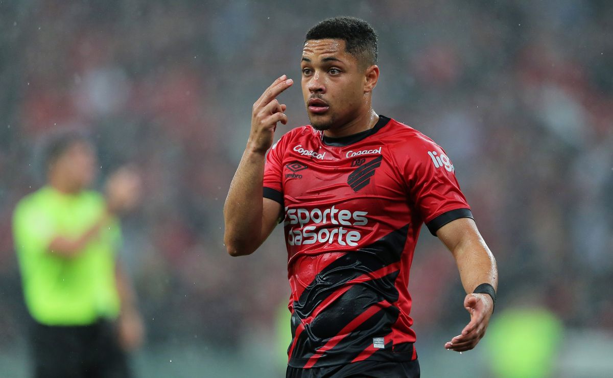 Mesma tática de Vitor Roque: Barcelona quer tirar titular do ...