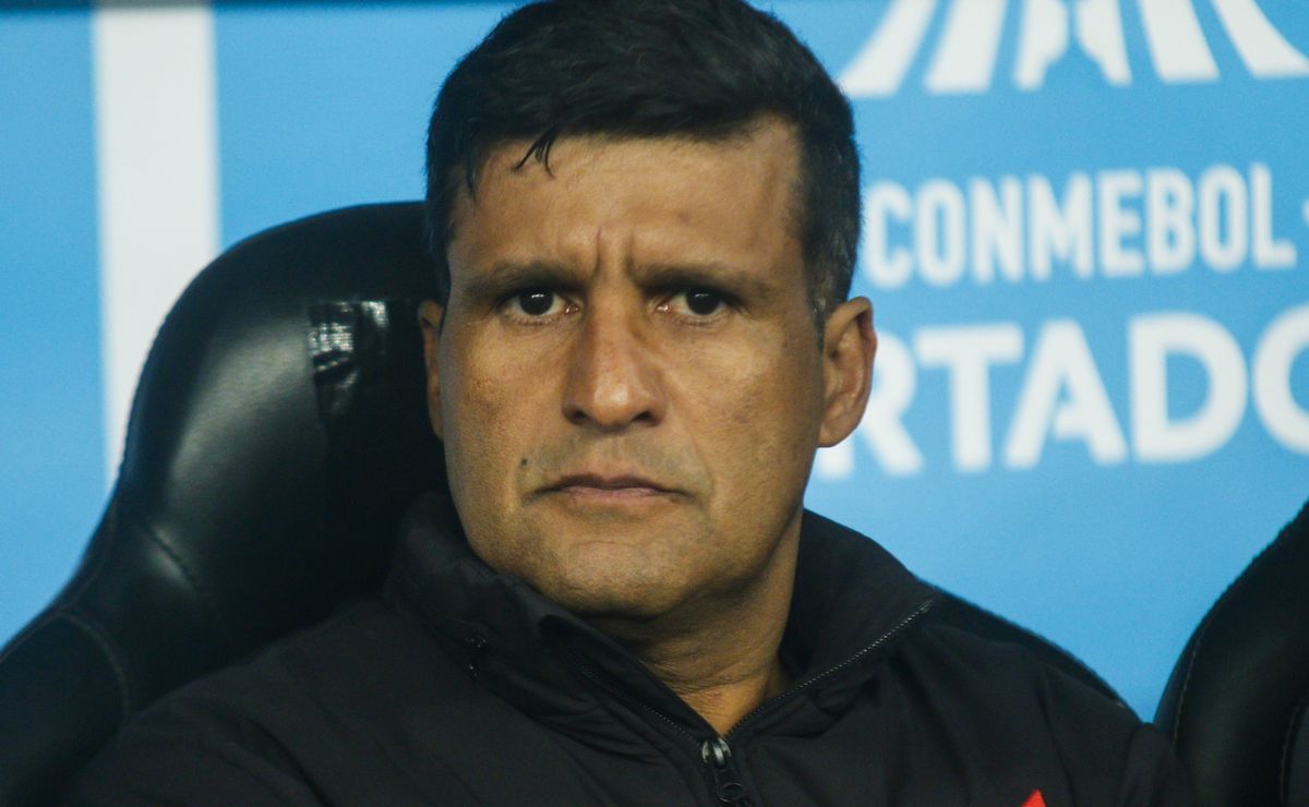 Não vamos ganhar nunca com essa mentalidade: Wesley Carvalho dá ...