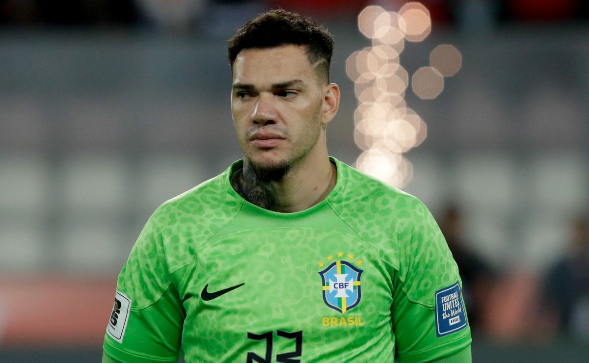 Ederson sofre lesão no pé em empate do City, é cortado da Seleção ...