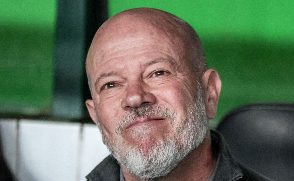 Zago 'aparece' no Santos e treinador toma decisão sobre o seu futuro