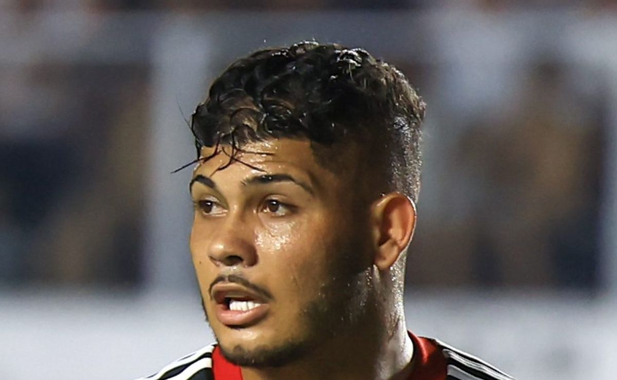 Erison retorna ao Botafogo e Textor define o futuro do atacante no ...