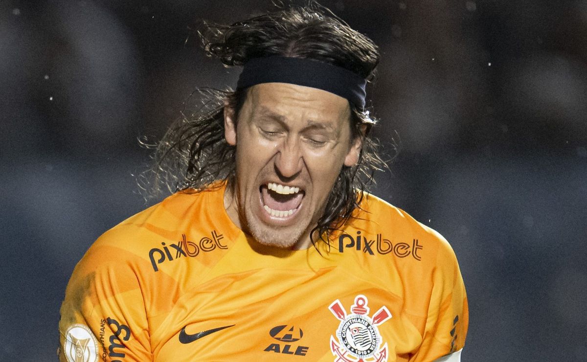 Cássio tem atitude impressionante em reapresentação do Corinthians