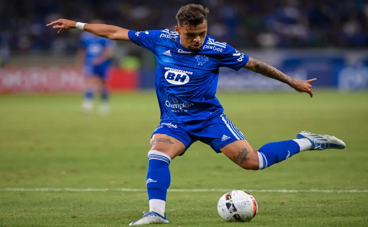 Daniel Júnior se aproxima do Vitória após acerto com Cruzeiro